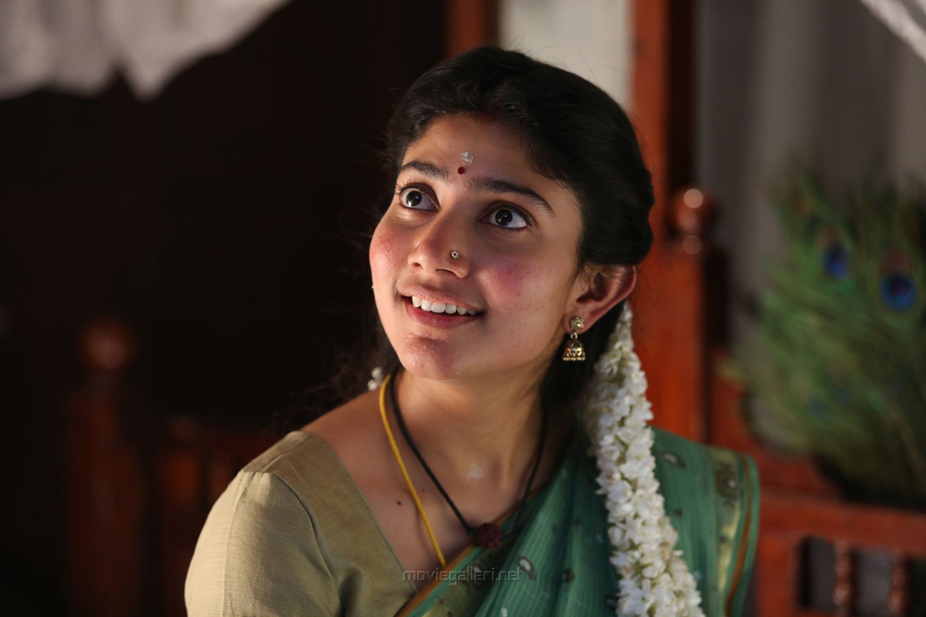Sai Pallavi And Dhanush Wallpapers - Wallpaper Cave