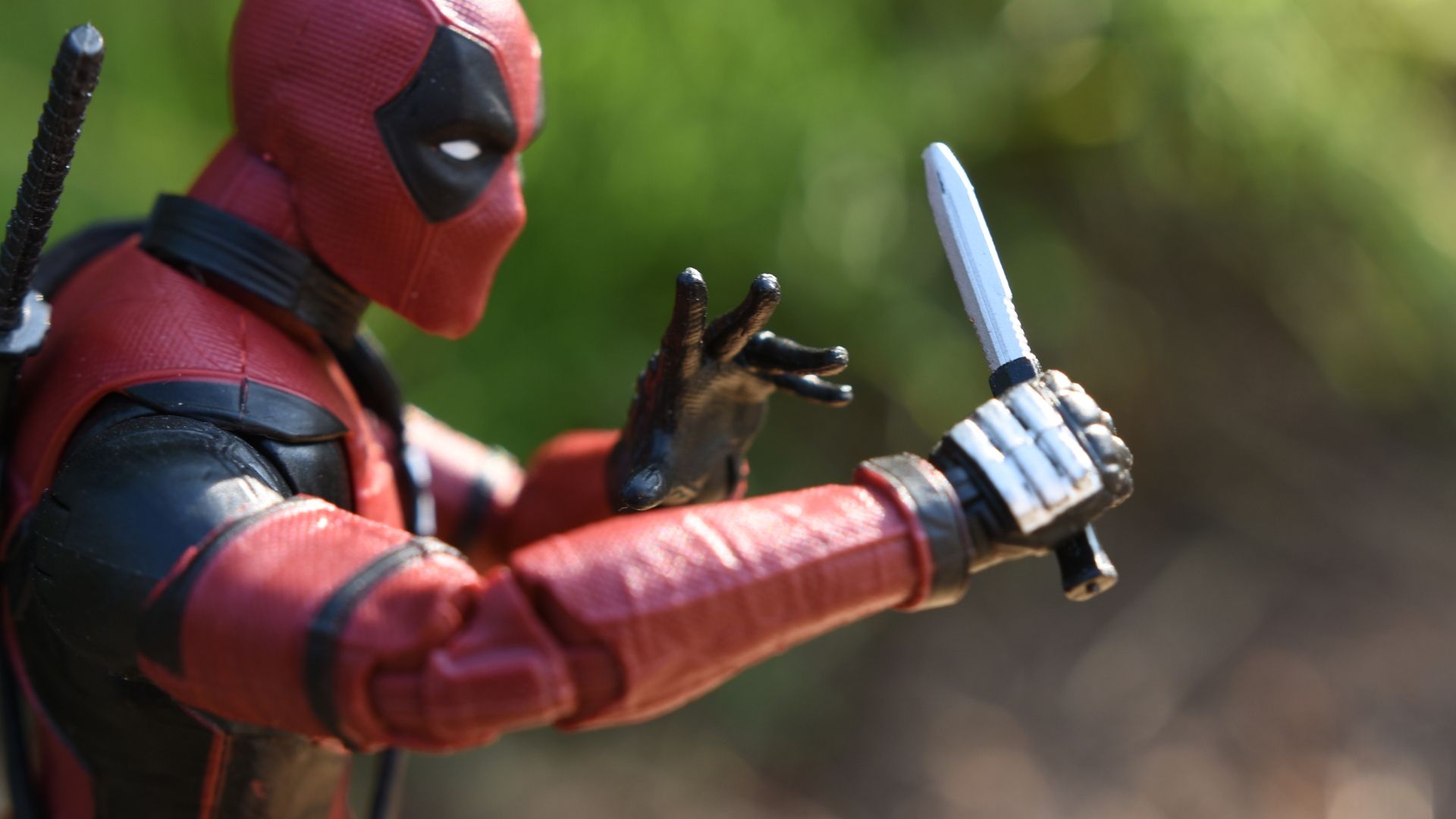 Deadpool Holding Swords Wallpapers - Wallpaper Cave