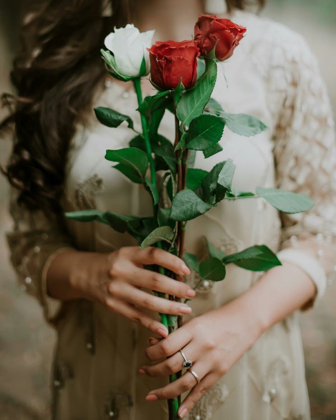 Women With Flowers Wallpapers - Wallpaper Cave