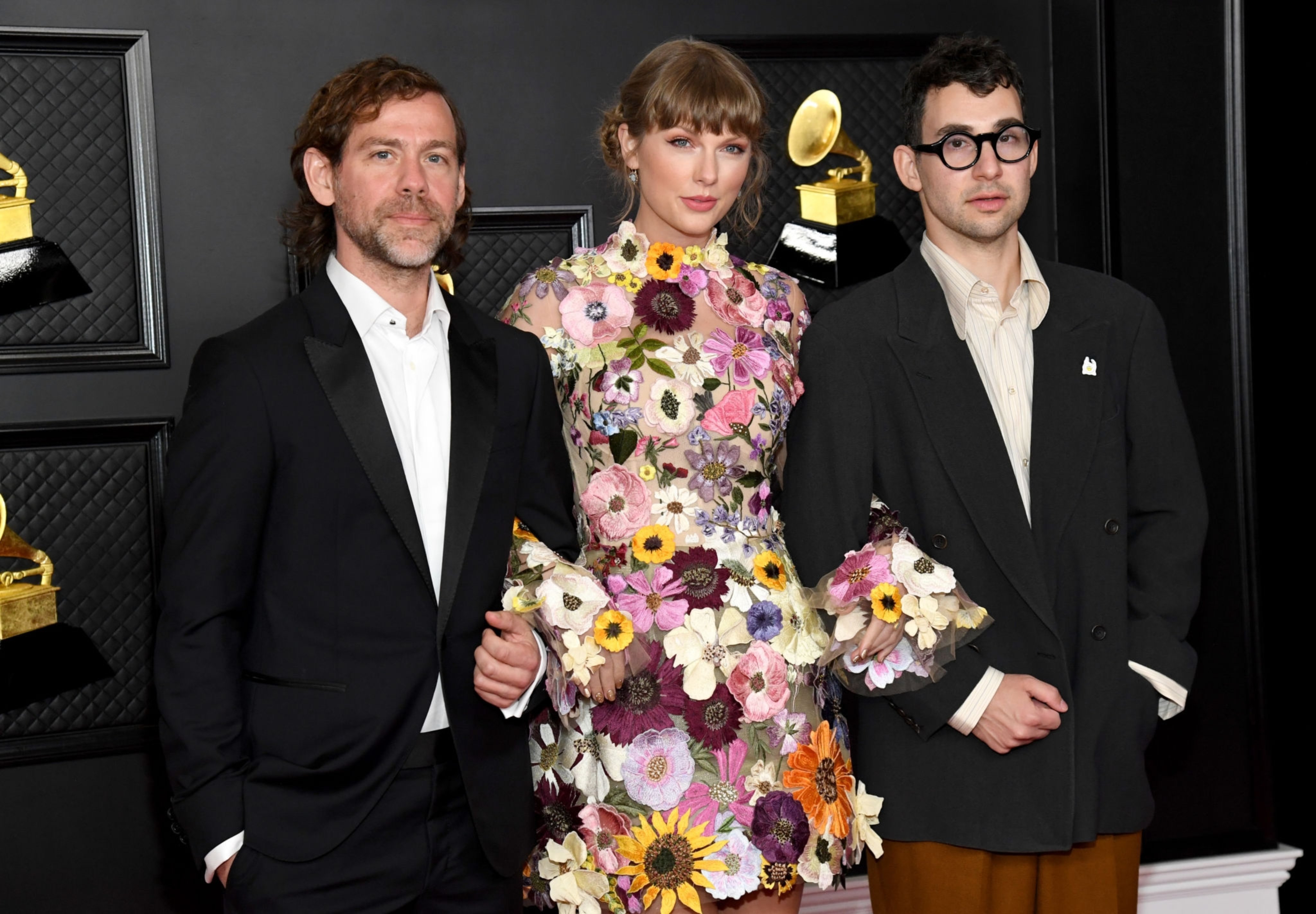 Taylor Swift Grammy 2021 Wallpapers - Wallpaper Cave Taylor Swift Grammy 2021 Wallpapers - Wallpaper Cave