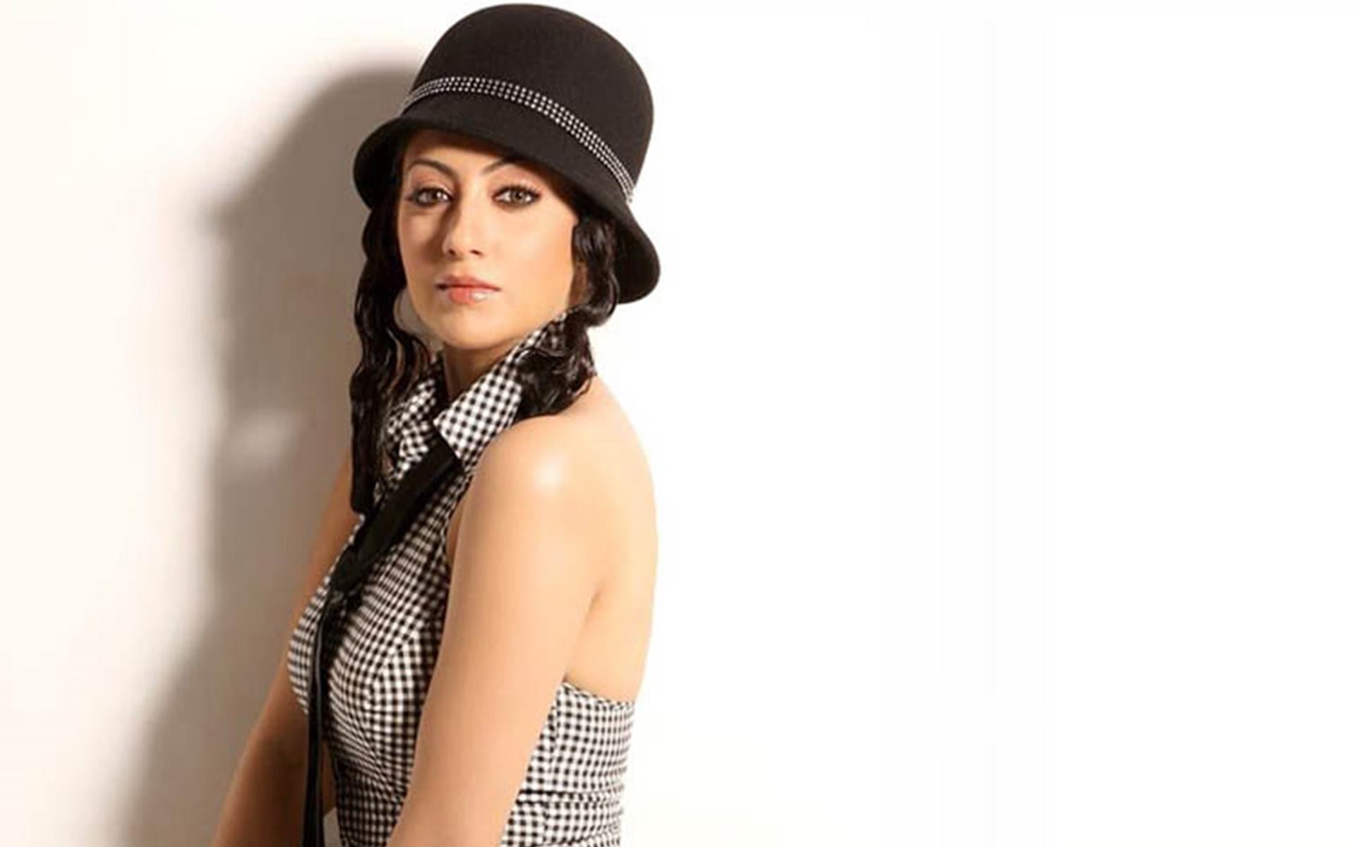 Gurleen Chopra Wallpapers - Wallpaper Cave