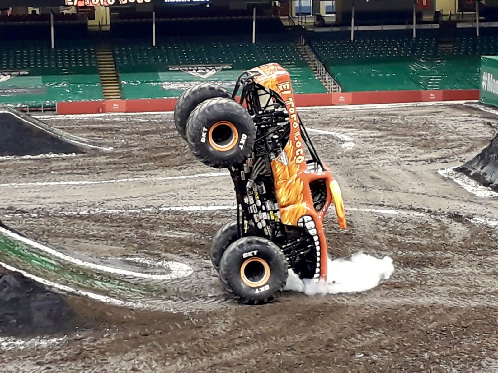 El Toro Loco Wallpapers - Wallpaper Cave