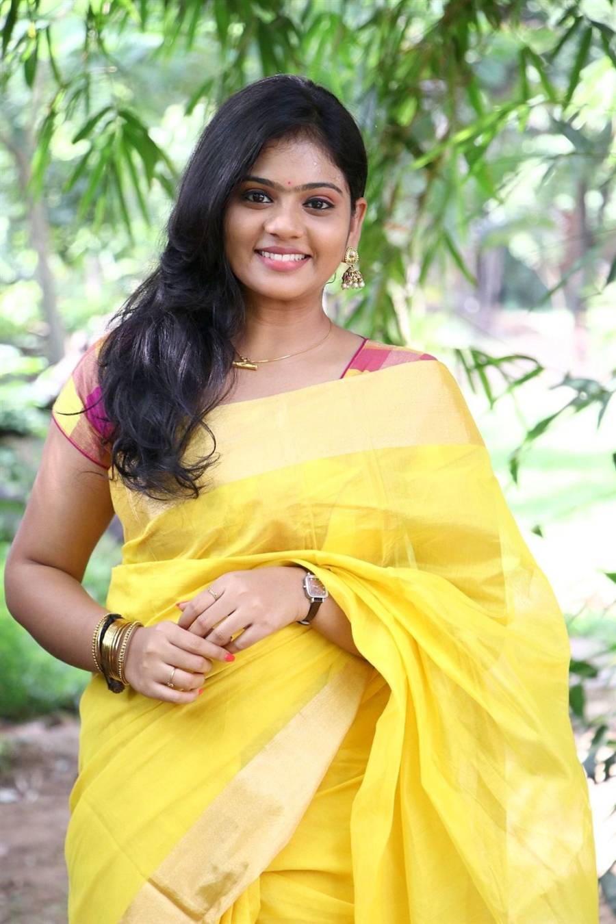 Indian Traditional Girl With Saree Wallpapers Wallpaper Cave
