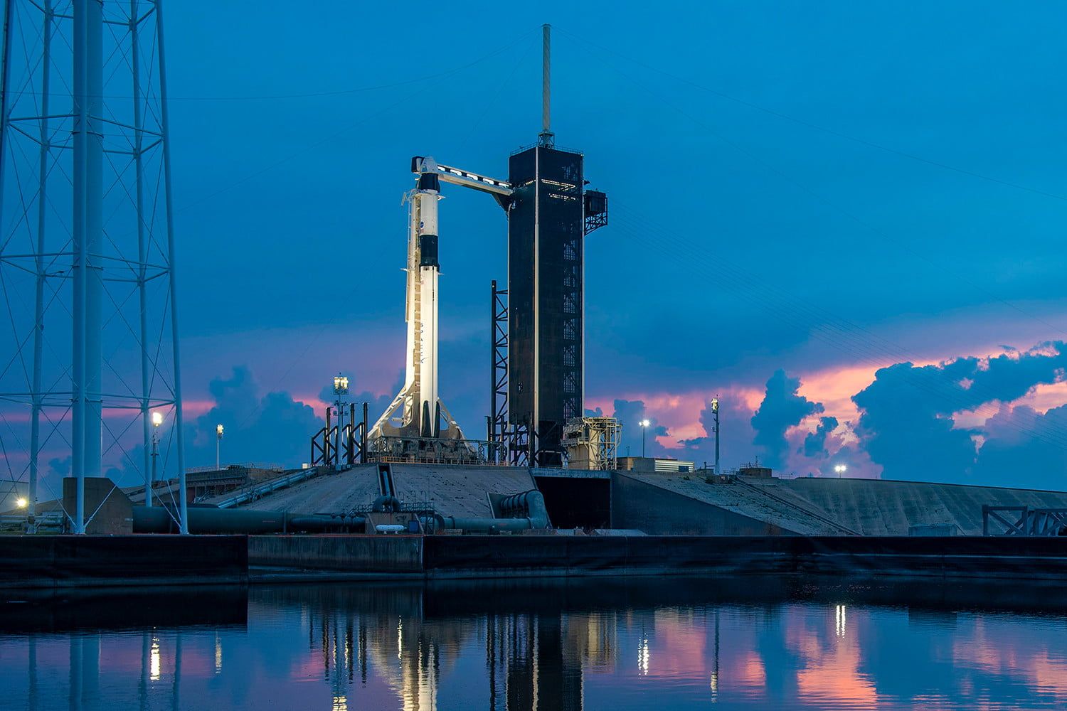 Crew Dragon Demo-2 Wallpapers - Wallpaper Cave