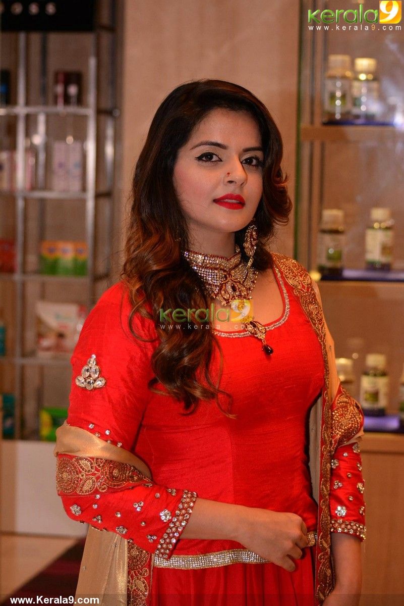 Roma Asrani Wallpapers - Wallpaper Cave