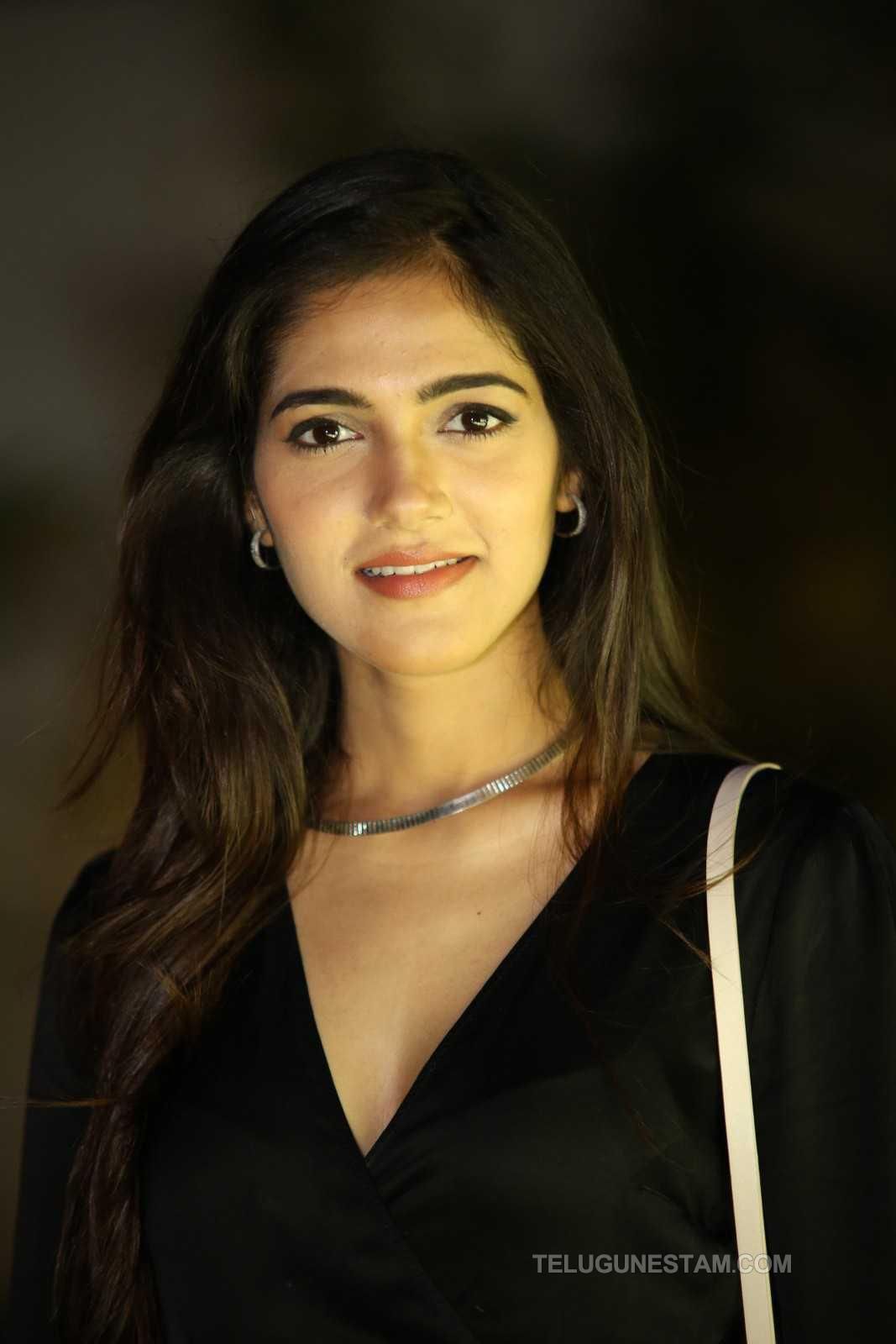 Simran Choudhary Wallpapers - Wallpaper Cave