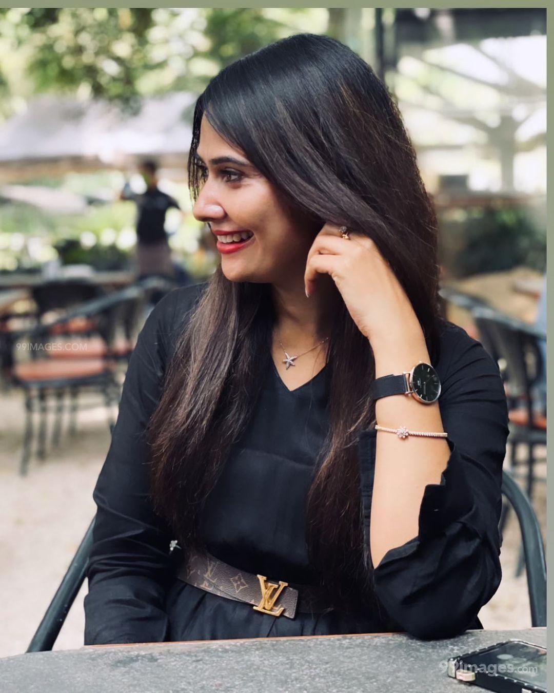 Kristen Ravali Wallpapers - Wallpaper Cave