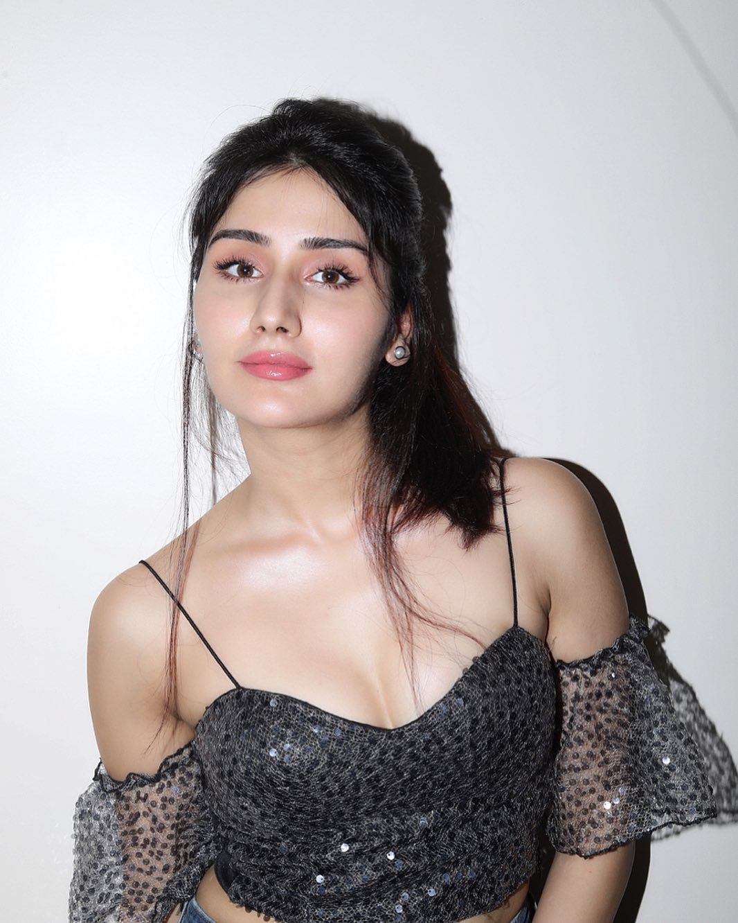 Monika Sharma Phone Wallpapers - Wallpaper Cave