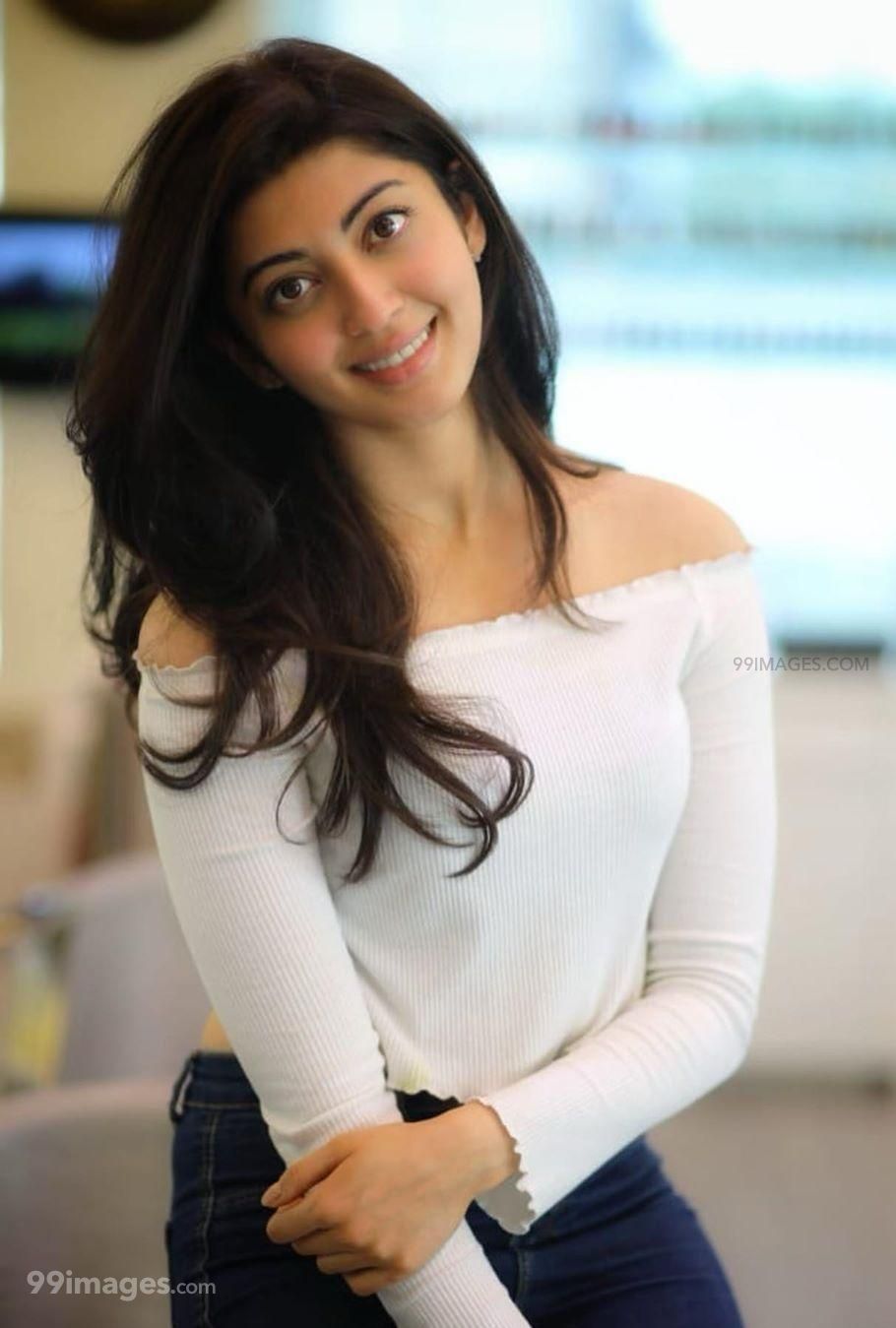 Pranitha Subhash iPhone Wallpapers - Wallpaper Cave