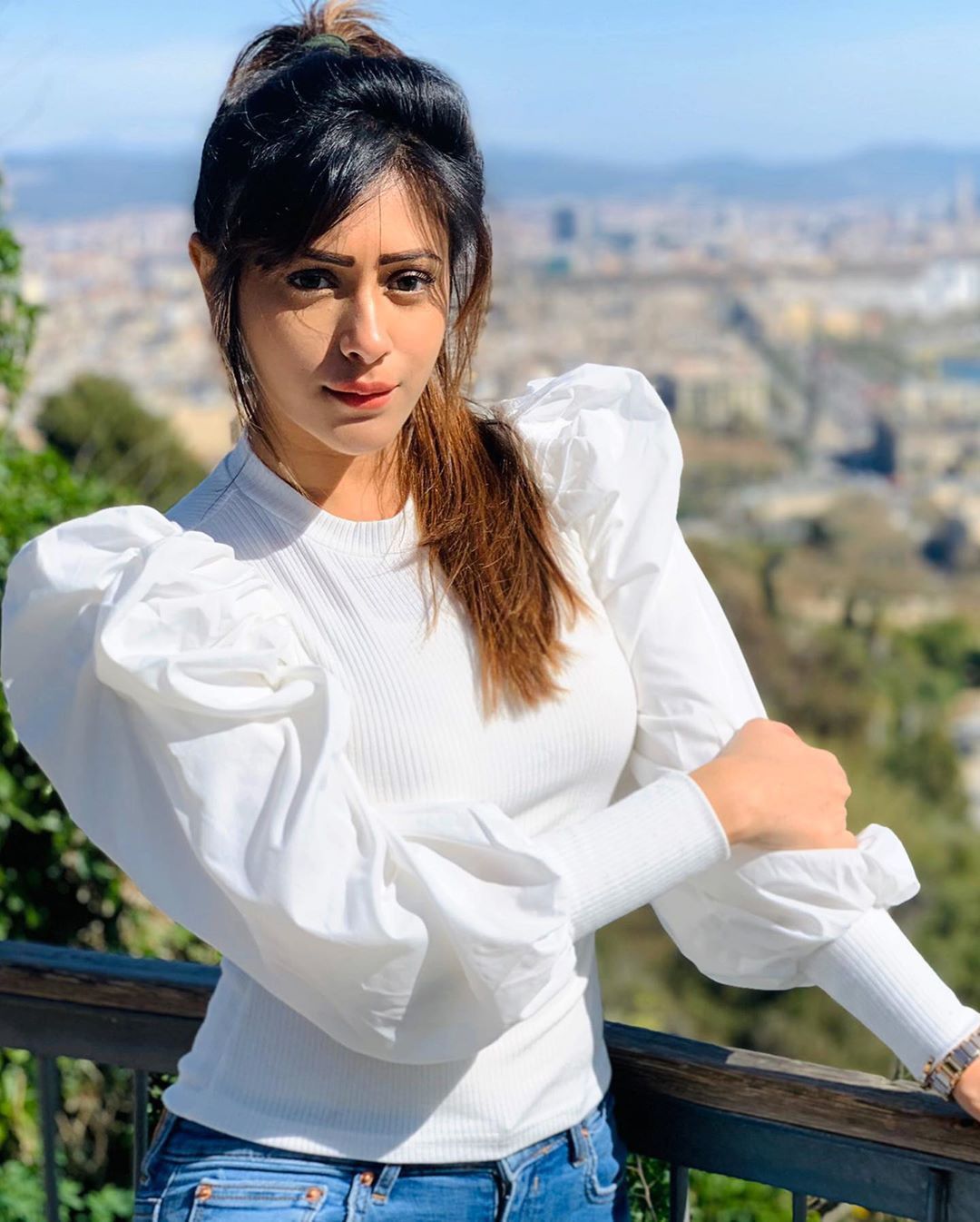 Hiba Nawab iPhone Wallpapers - Wallpaper Cave