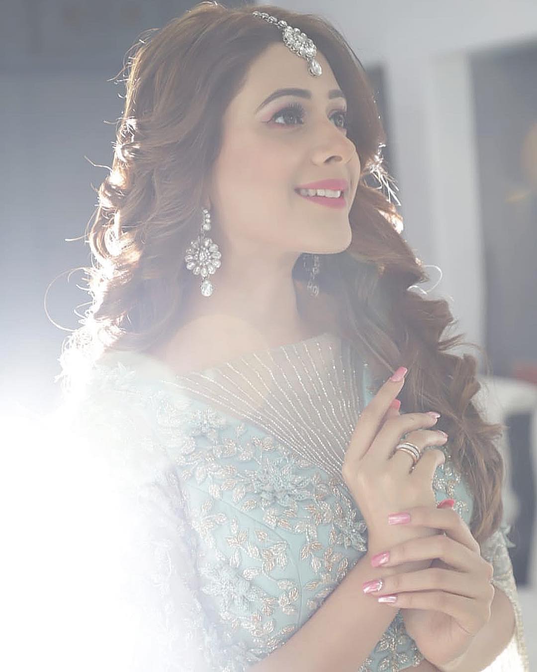 Hiba Nawab iPhone Wallpapers - Wallpaper Cave