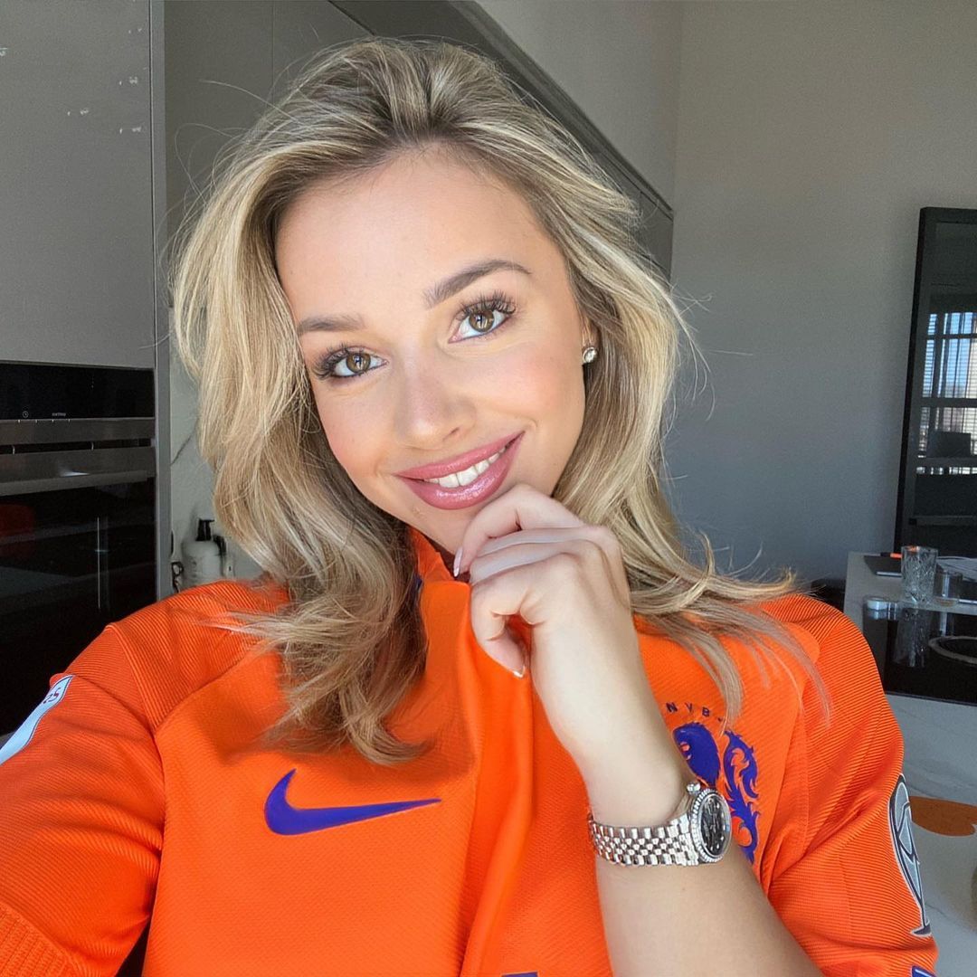 Emma Heesters Wallpapers - Wallpaper Cave