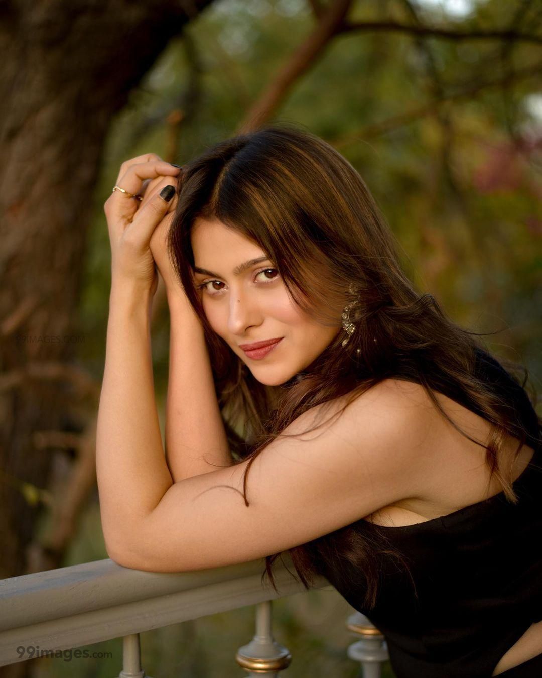 Aparna Dixit Phone Wallpapers - Wallpaper Cave