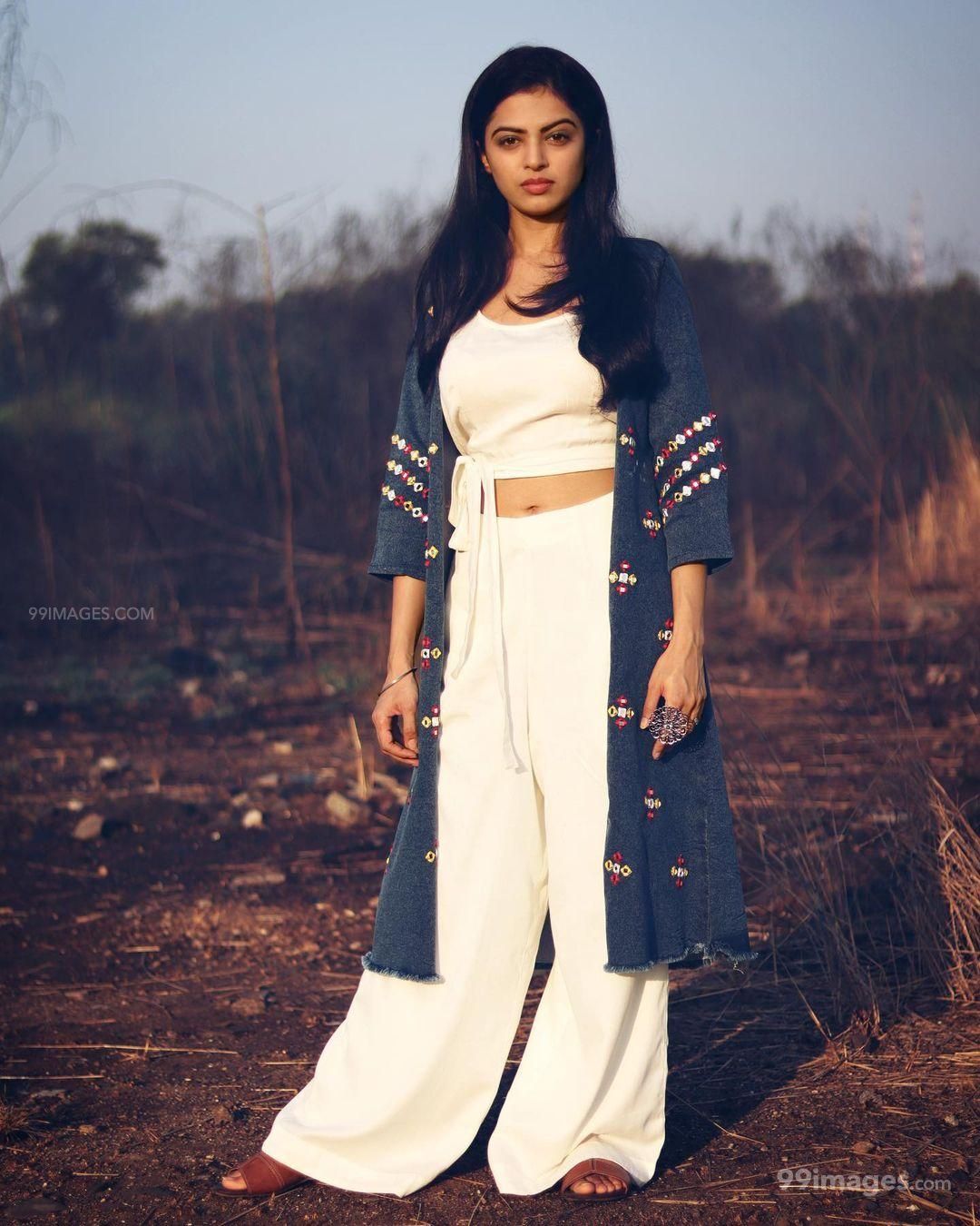 Roshni Sahota Phone Wallpapers - Wallpaper Cave