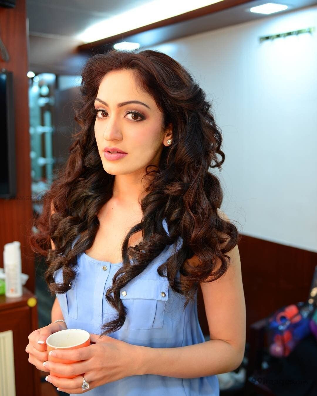 Khushali Kumar iPhone Wallpapers - Wallpaper Cave