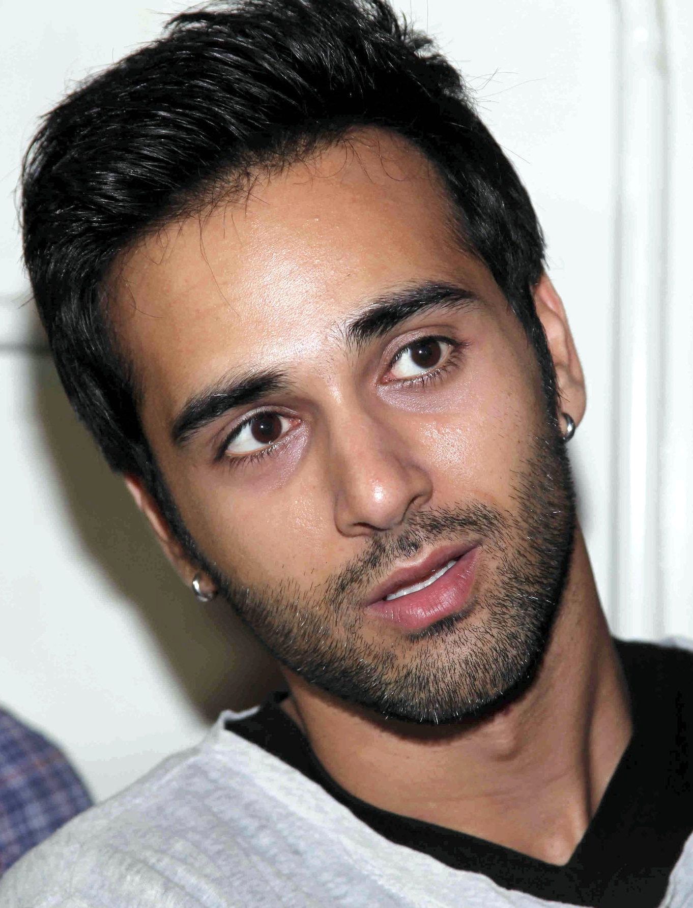 Pulkit Samrat Phone Wallpapers - Wallpaper Cave