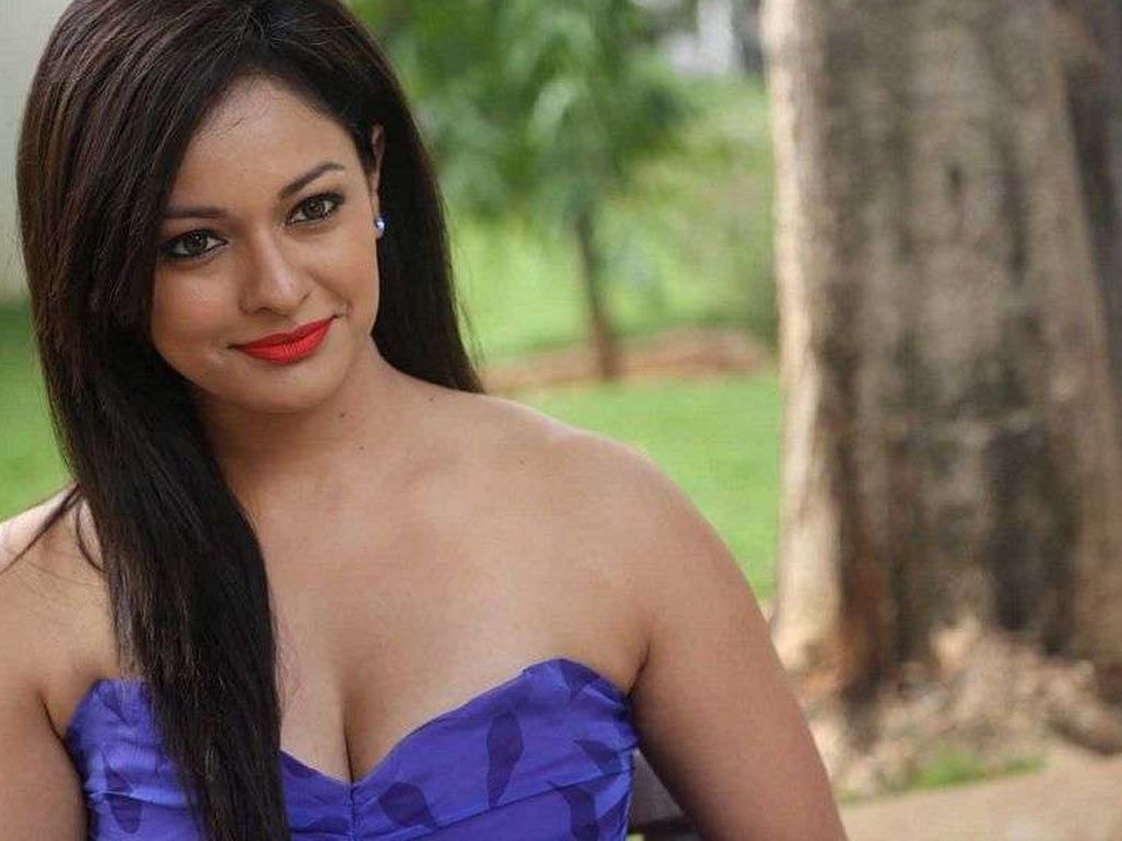 Pooja Kumar Wallpapers