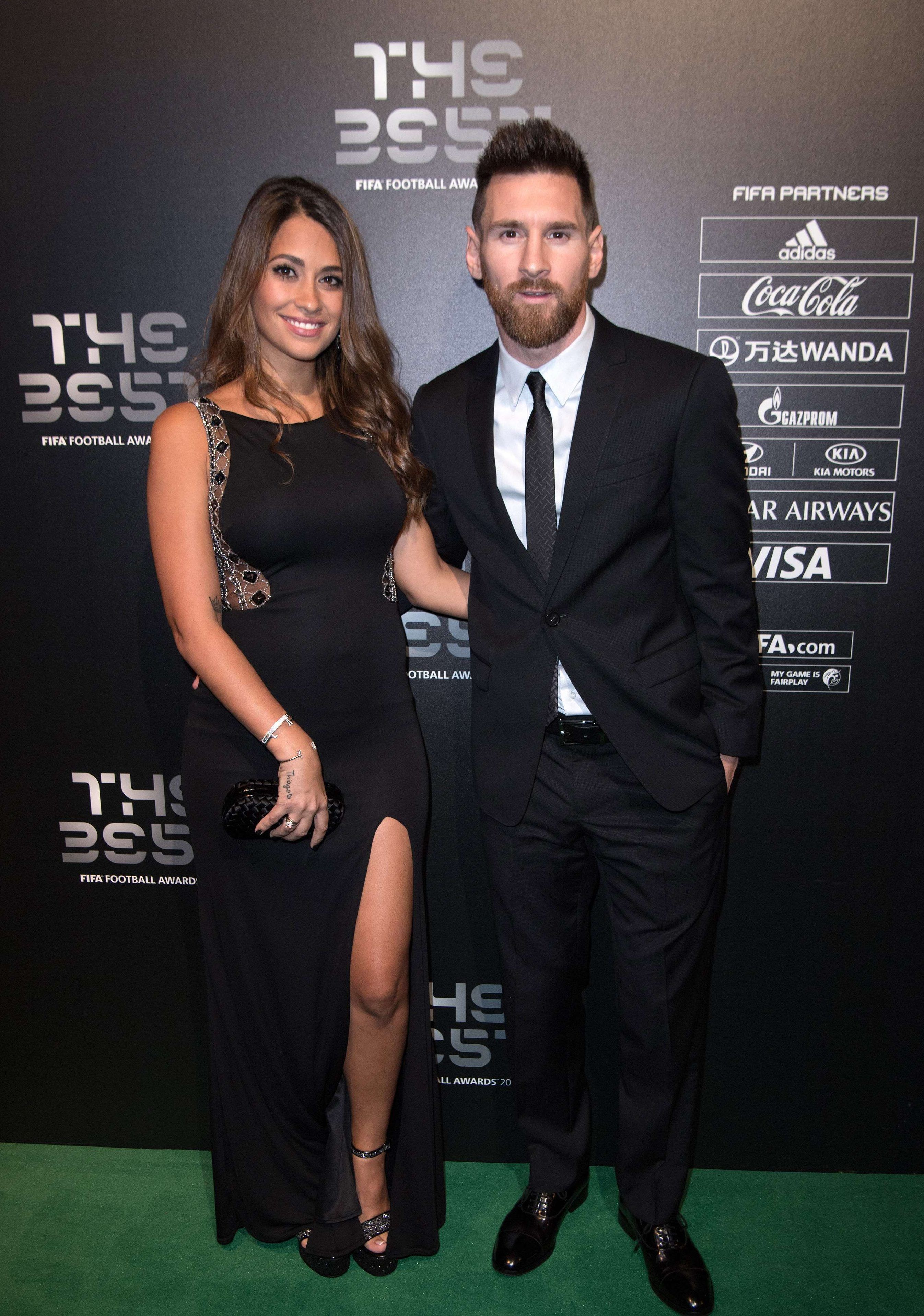Messi And Wife Wallpapers - Wallpaper Cave