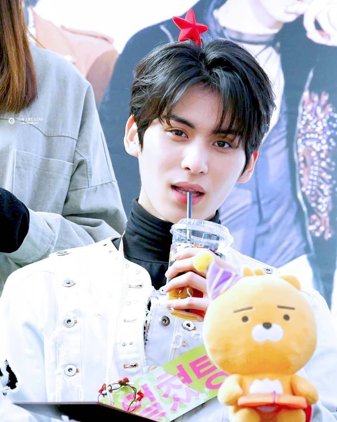 Yoo Taeyang Wallpapers - Wallpaper Cave