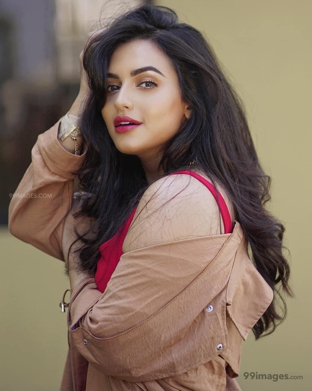 Nusrat Faria Wallpapers - Wallpaper Cave