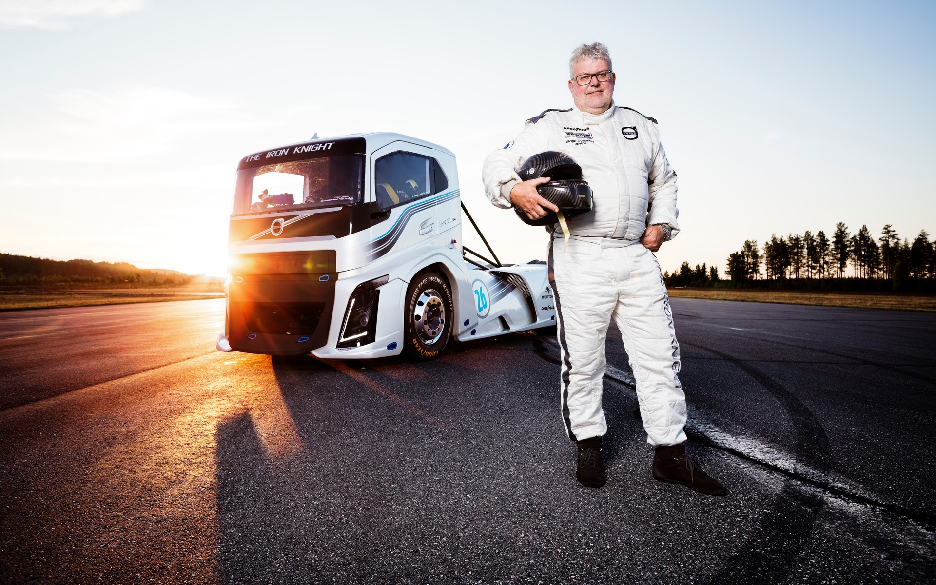 Volvo Iron Knight Wallpapers - Wallpaper Cave