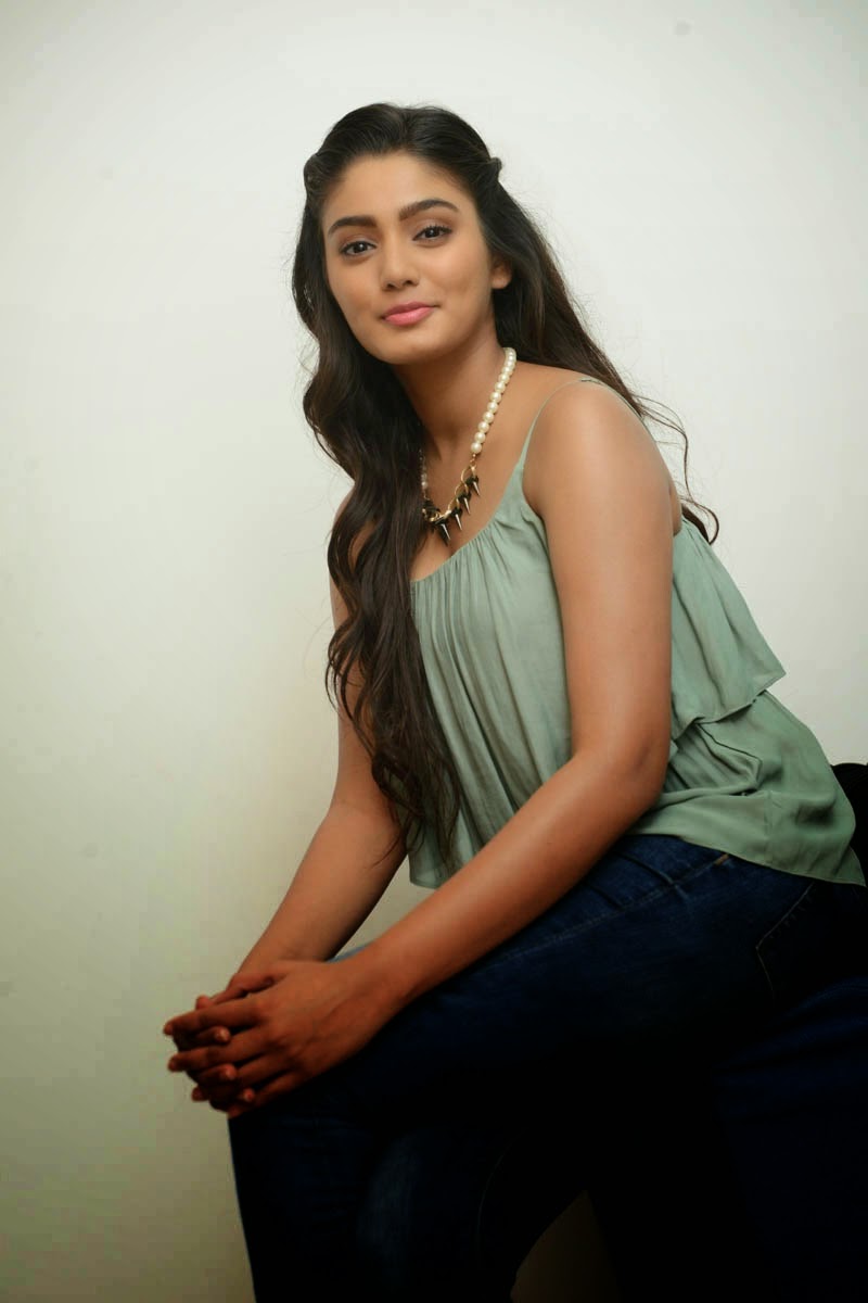 Sana Maqbool Phone Wallpapers - Wallpaper Cave