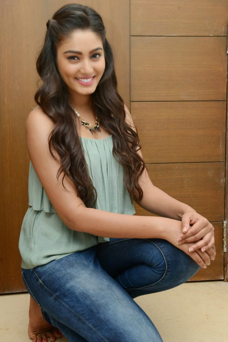 Sana Maqbool Phone Wallpapers - Wallpaper Cave