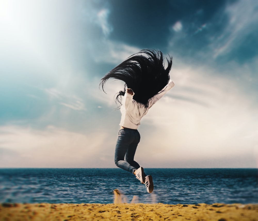 Women Jump Wallpapers - Wallpaper Cave