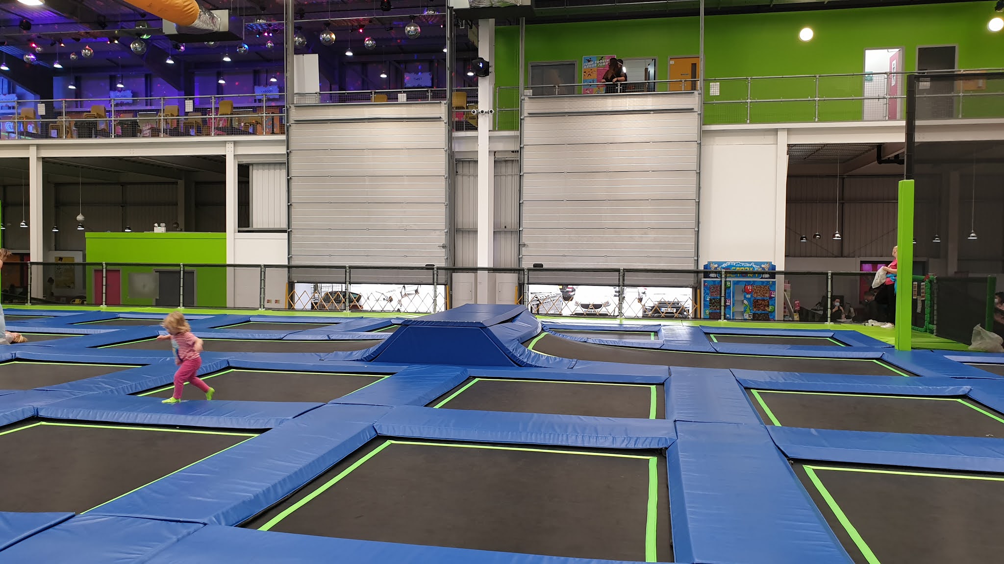 Indoor Trampoline Places Wallpapers - Wallpaper Cave