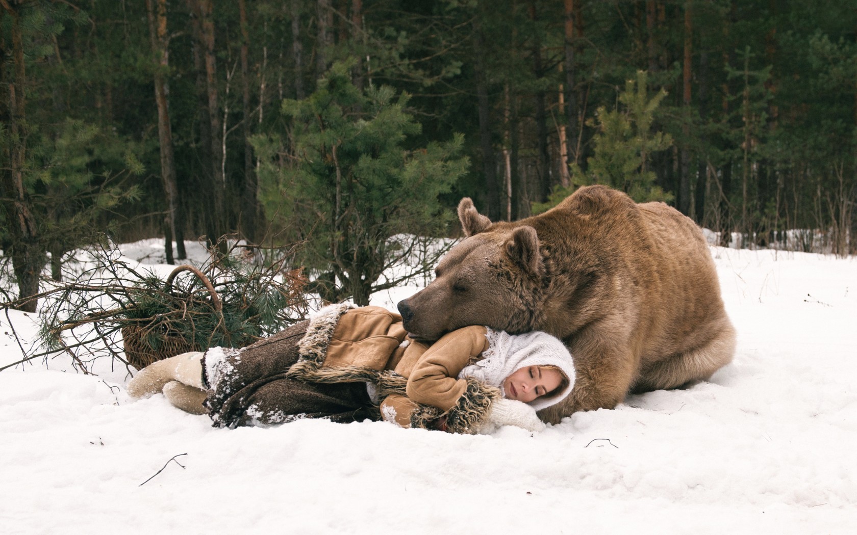 Bear And Women Wallpapers - Wallpaper Cave