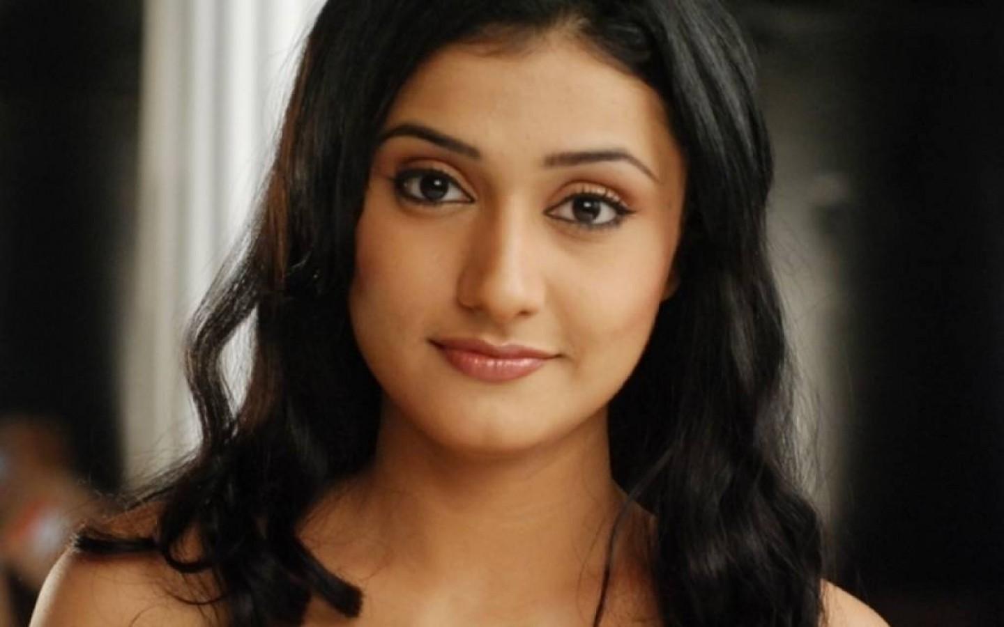 Ragini Khanna Wallpapers - Wallpaper Cave