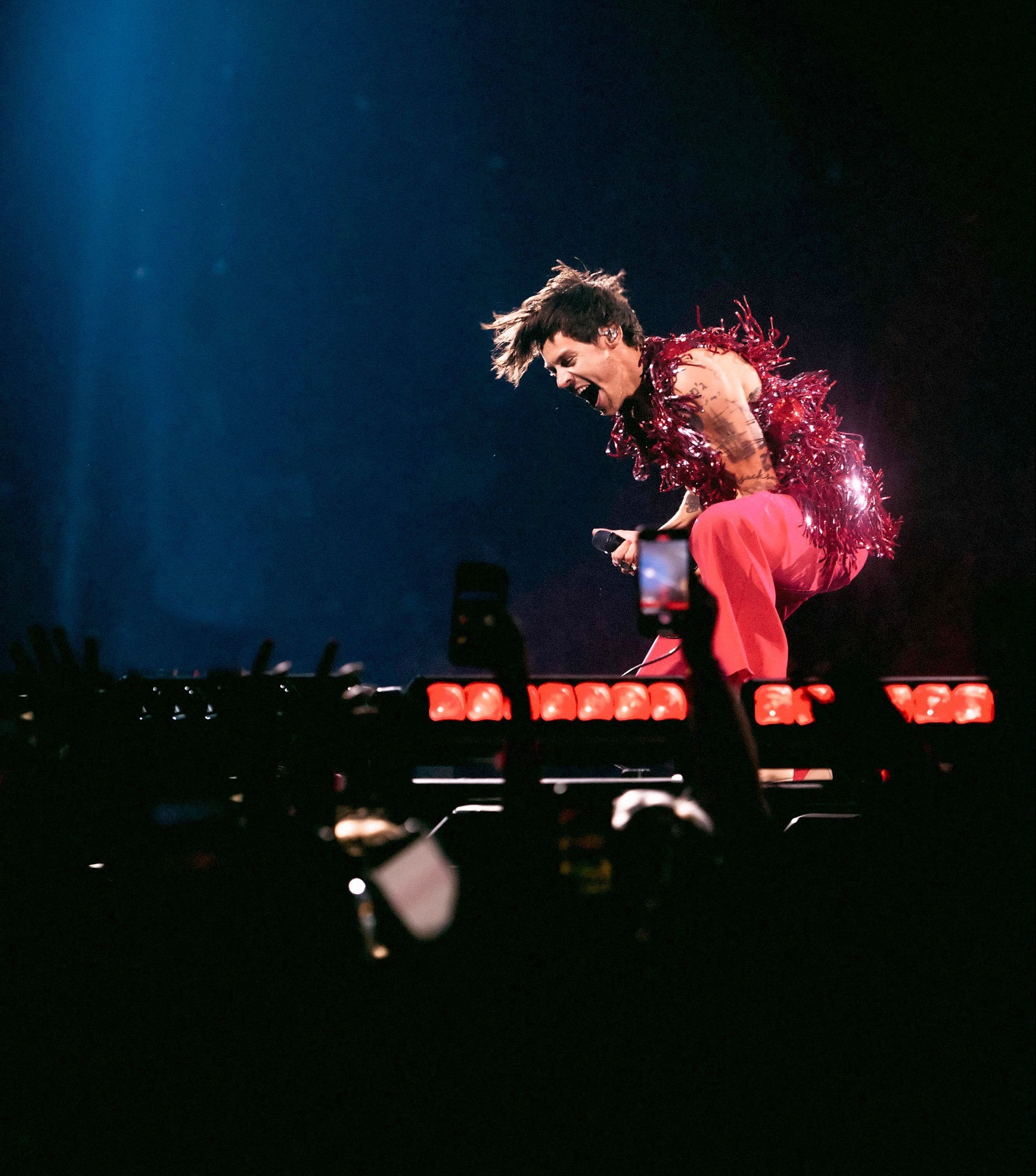 Love On Tour Wallpapers - Wallpaper Cave