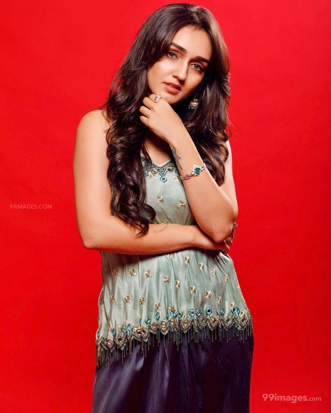 Tanya Sharma Phone Wallpapers - Wallpaper Cave